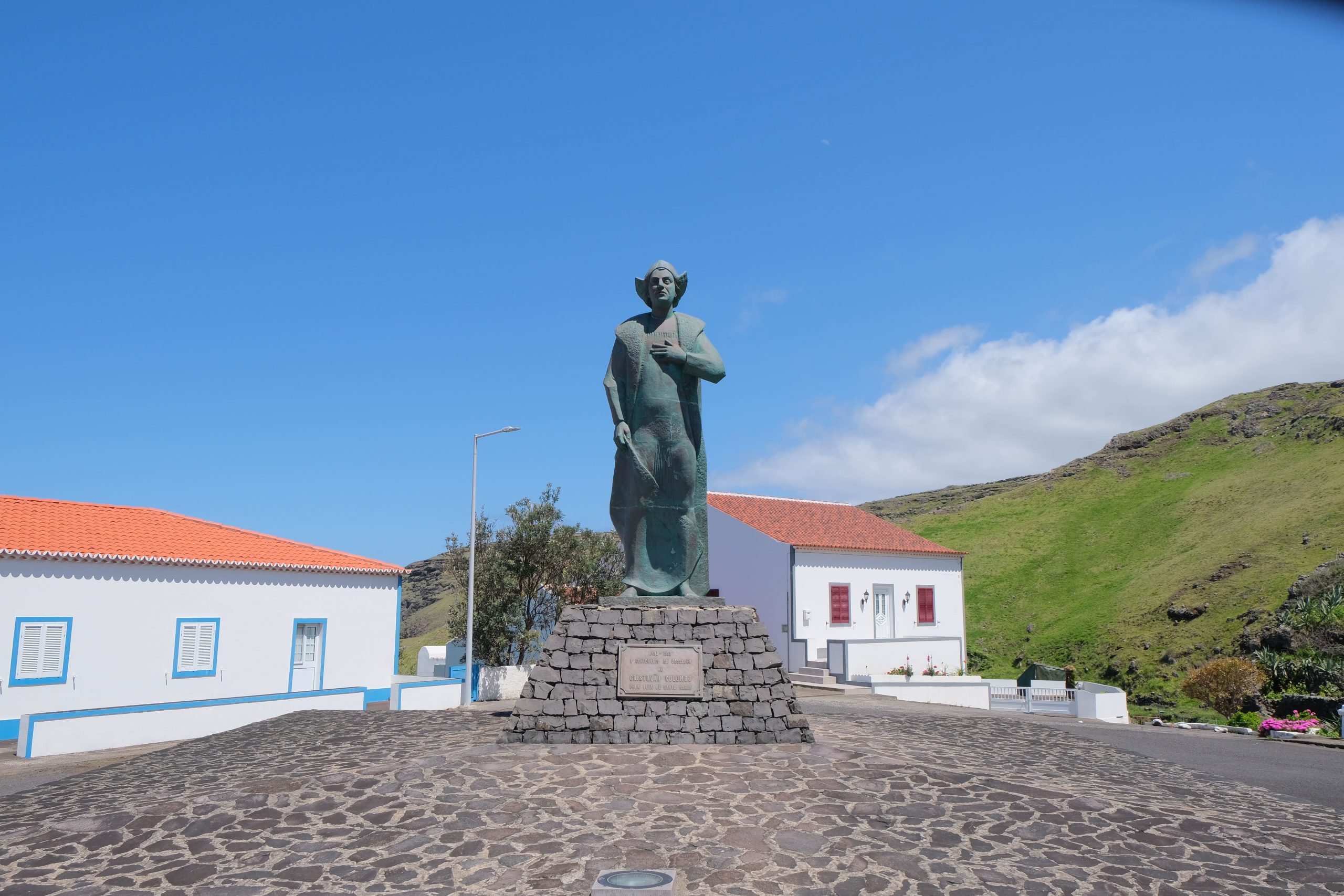 Explore Santa Maria: Monumentos, Estátuas e Bustos